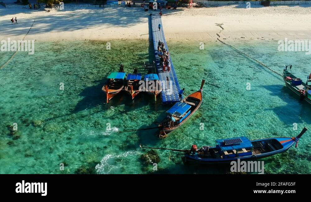 Four long boats Stock Videos & Footage - HD and 4K Video Clips - Alamy