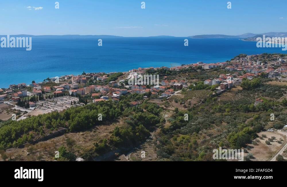 Split aerial Stock Videos & Footage - HD and 4K Video Clips - Alamy