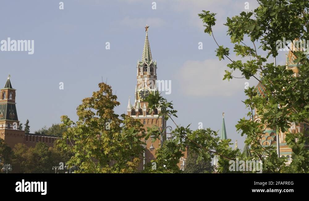 Savior tower red square moscow Stock Videos & Footage - HD and 4K Video ...