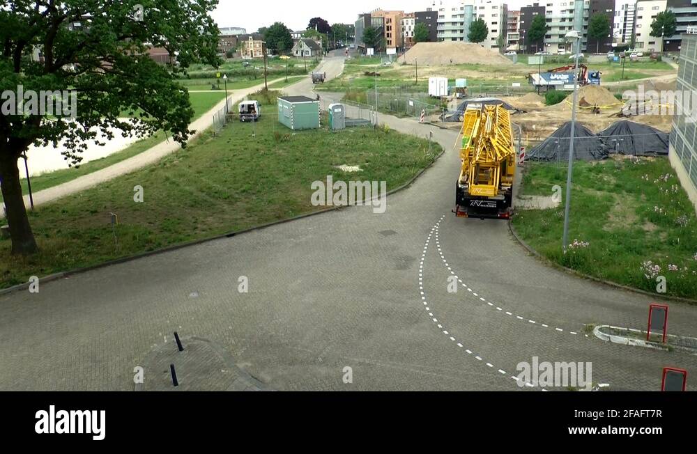 Mobile crane driving Stock Videos & Footage - HD and 4K Video Clips - Alamy