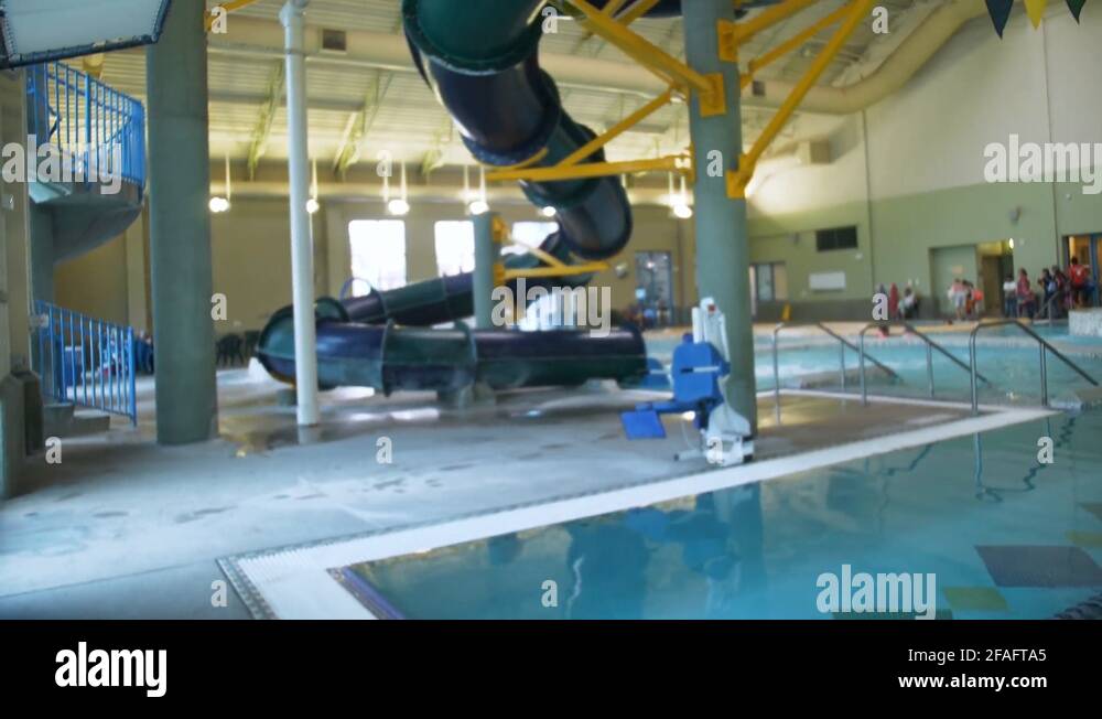 Giant water feature Stock Videos & Footage - HD and 4K Video Clips - Alamy