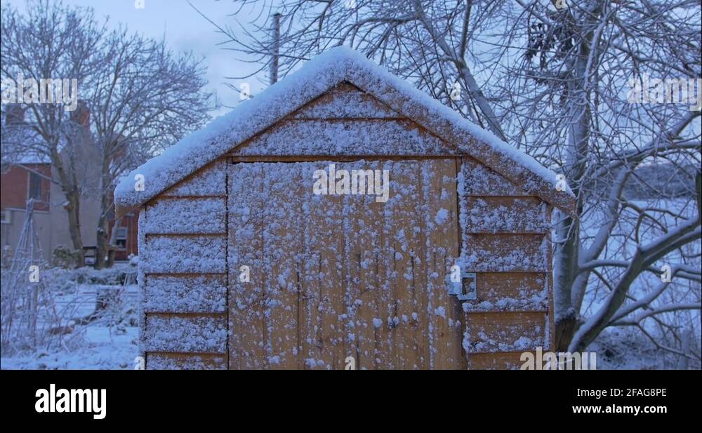 Snow covered shed Stock Videos & Footage - HD and 4K Video Clips - Alamy