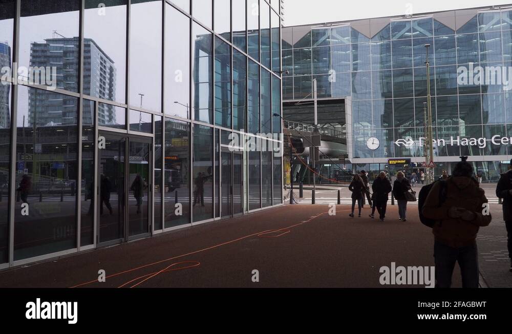 Cross walkway Stock Videos & Footage - HD and 4K Video Clips - Alamy