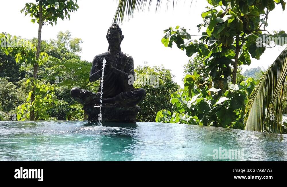 Balinese statue swimming pool Stock Videos & Footage - HD and 4K Video ...