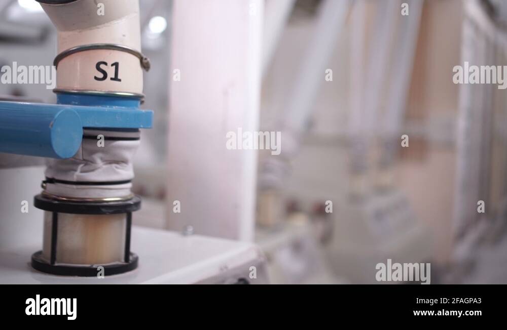 Milling rack Stock Videos & Footage - HD and 4K Video Clips - Alamy