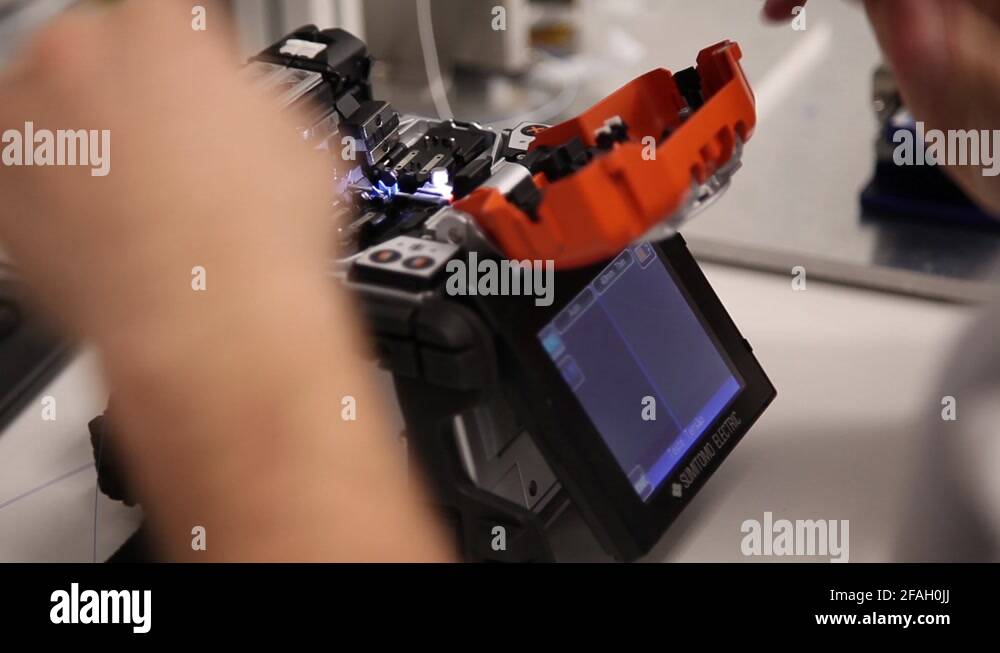 Fiber optic worker Stock Videos & Footage - HD and 4K Video Clips - Alamy