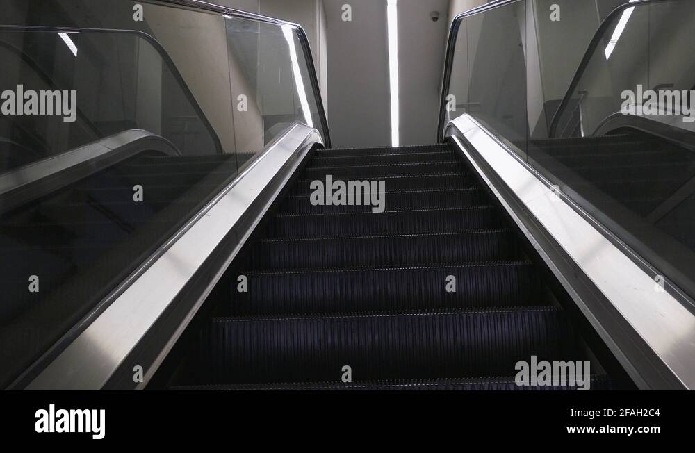 People escalator escalator Stock Videos & Footage - HD and 4K Video ...