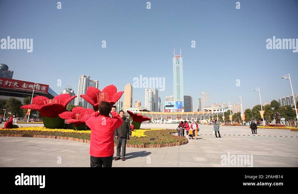 Big red sculpture Stock Videos & Footage - HD and 4K Video Clips - Alamy