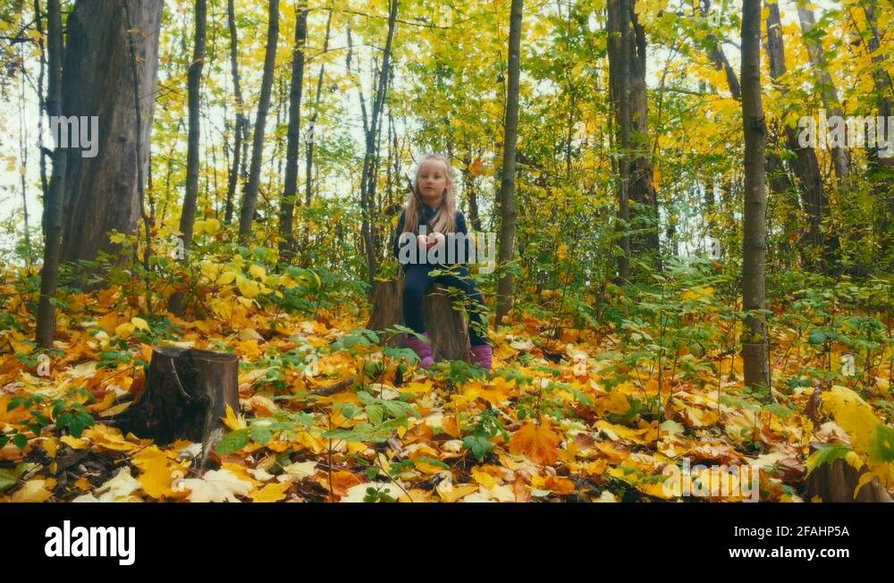 People lloking up Stock Videos & Footage - HD and 4K Video Clips - Alamy