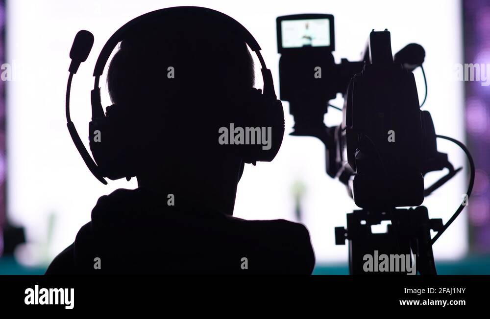 Commercial cameraman Stock Videos & Footage - HD and 4K Video Clips - Alamy