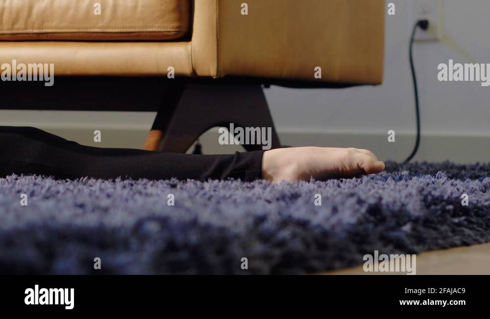 Stretching toes Stock Videos & Footage - HD and 4K Video Clips - Alamy