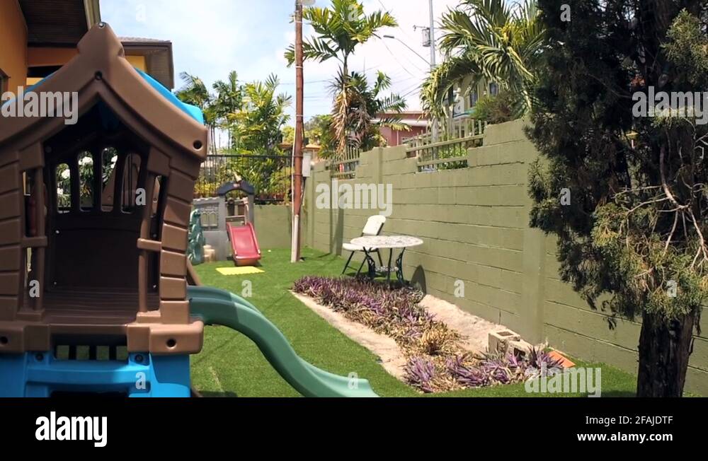 Backyard suburban Stock Videos & Footage - HD and 4K Video Clips - Alamy