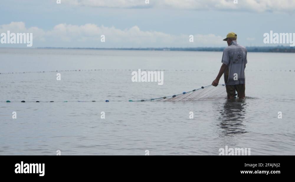 Pulling the fishing net Stock Videos & Footage - HD and 4K Video Clips ...