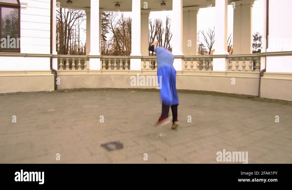 Man running up wall Stock Videos & Footage - HD and 4K Video Clips - Alamy