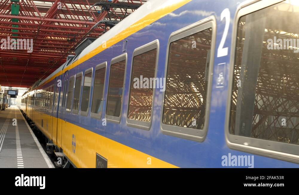 Central platform Stock Videos & Footage - HD and 4K Video Clips - Alamy