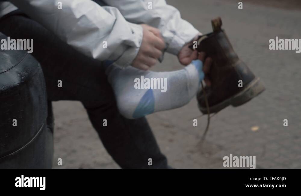 Chat boot Stock Videos & Footage - HD and 4K Video Clips - Alamy