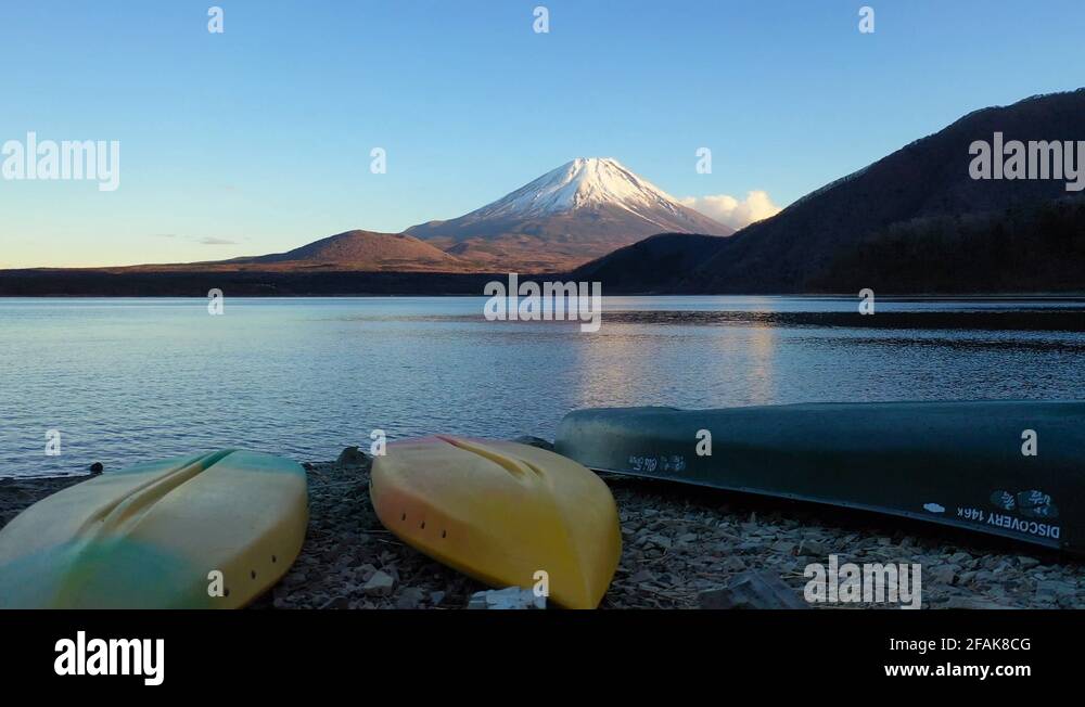 Japan canoe Stock Videos & Footage - HD and 4K Video Clips - Alamy