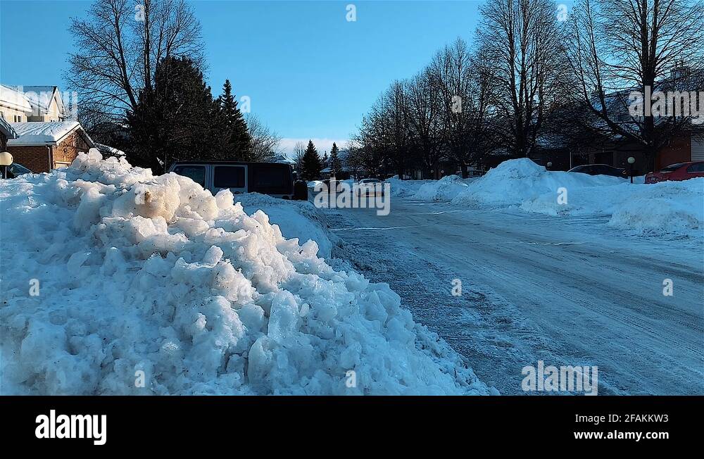 Snow banks Stock Videos & Footage - HD and 4K Video Clips - Alamy