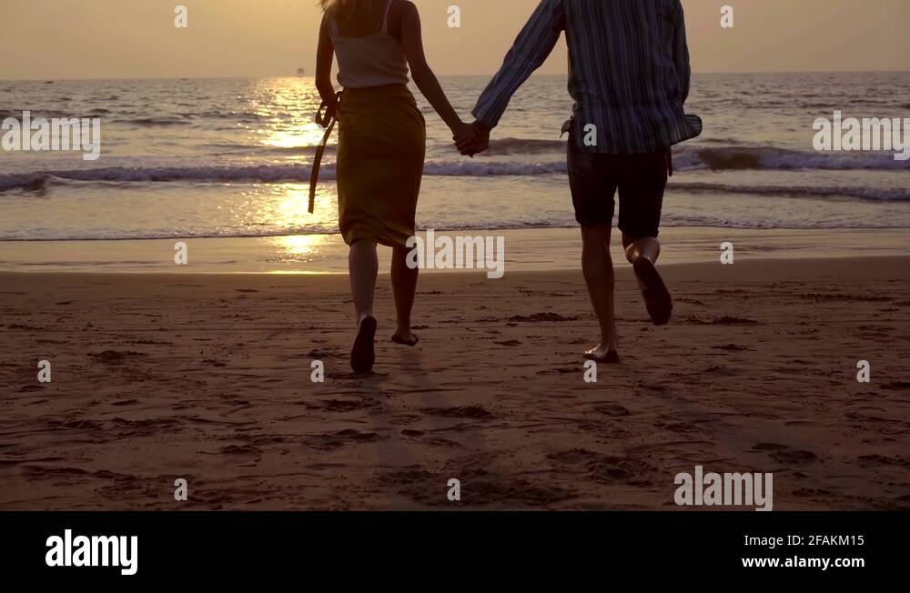 Rushing couple Stock Videos & Footage - HD and 4K Video Clips - Alamy