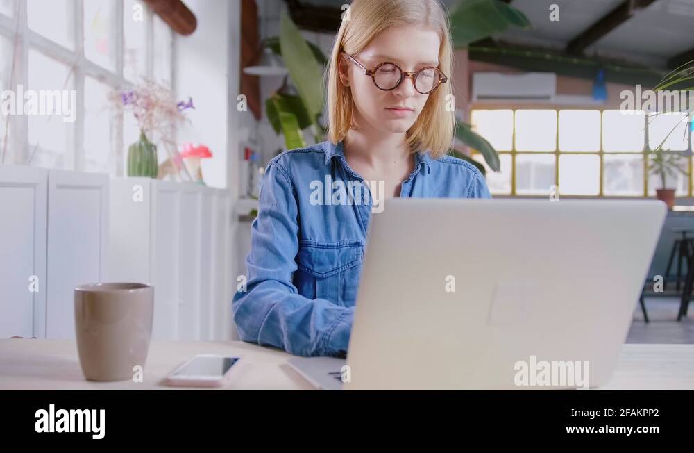 Young Girl Hacker Laptop Stock Videos And Footage Hd And 4k Video Clips Alamy 