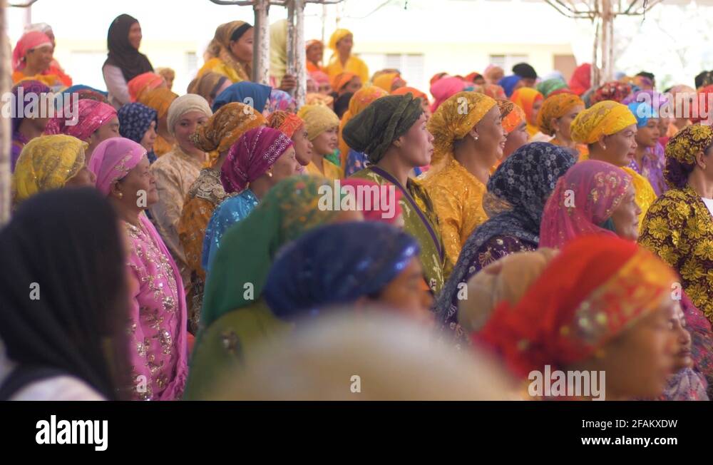 Muslim women crowd hijab Stock Videos & Footage - HD and 4K Video Clips ...