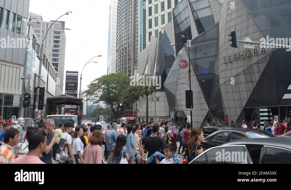 Luxury crowd Stock Videos & Footage - HD and 4K Video Clips - Alamy