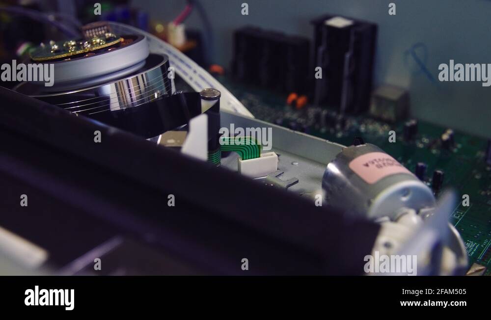 Internal view of VCR with VHS tape playing Stock Video Footage - Alamy