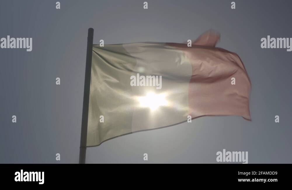 Italian Flag Waving in the Wind with Sun Flare | 4K - NORMAL STYLE ...