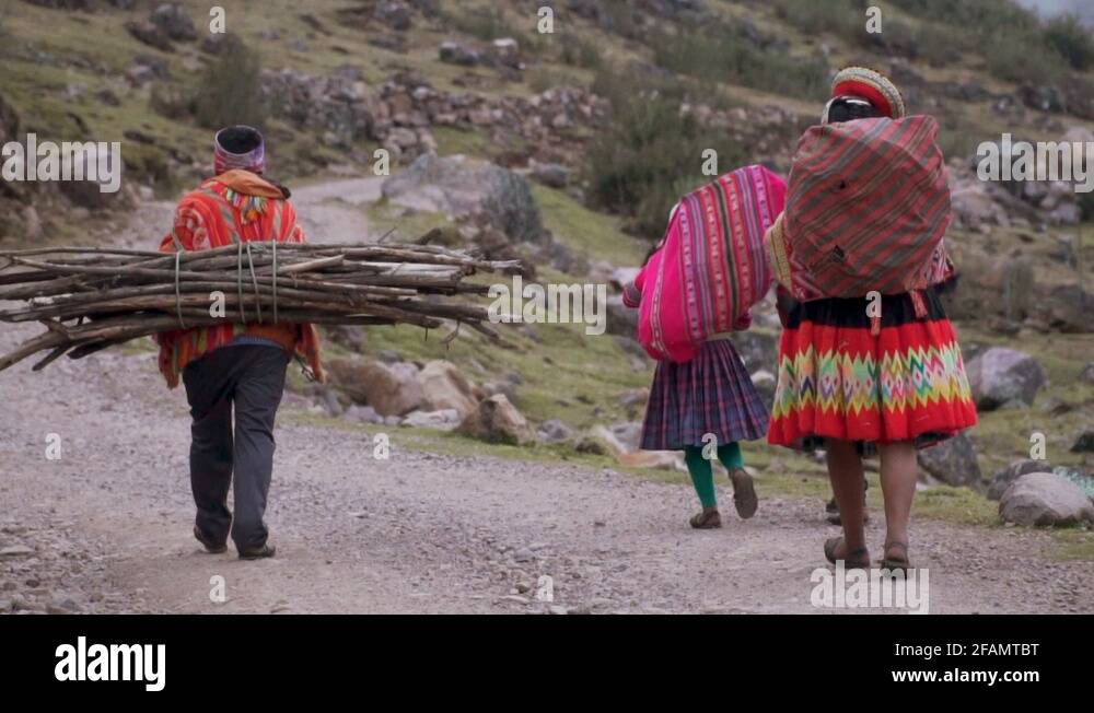 Peruvian family Stock Videos & Footage - HD and 4K Video Clips - Alamy