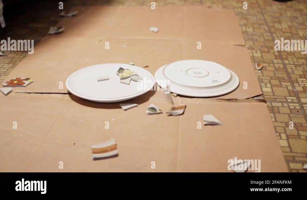 Smashing plates Stock Videos & Footage - HD and 4K Video Clips - Alamy