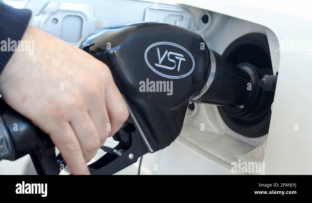 Car fueling Stock Videos & Footage - HD and 4K Video Clips - Alamy