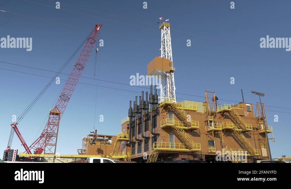 Giant equipment Stock Videos & Footage - HD and 4K Video Clips - Alamy