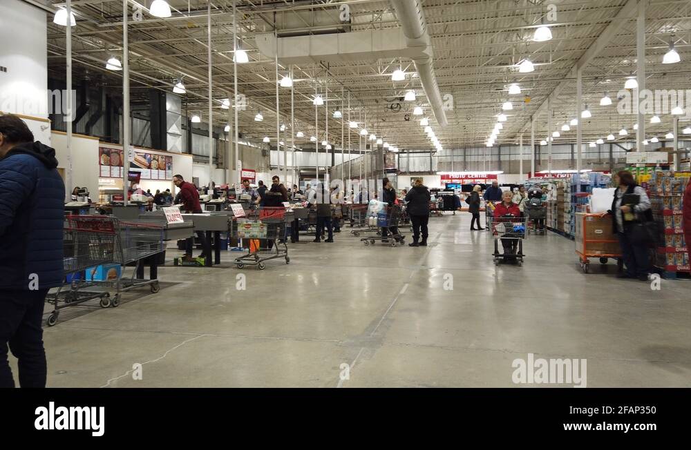 Costco retailer Stock Videos & Footage - HD and 4K Video Clips - Alamy