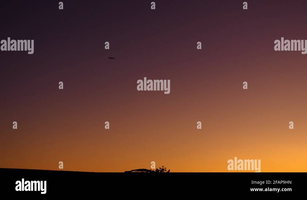 Desert airplane Stock Videos & Footage - HD and 4K Video Clips - Alamy
