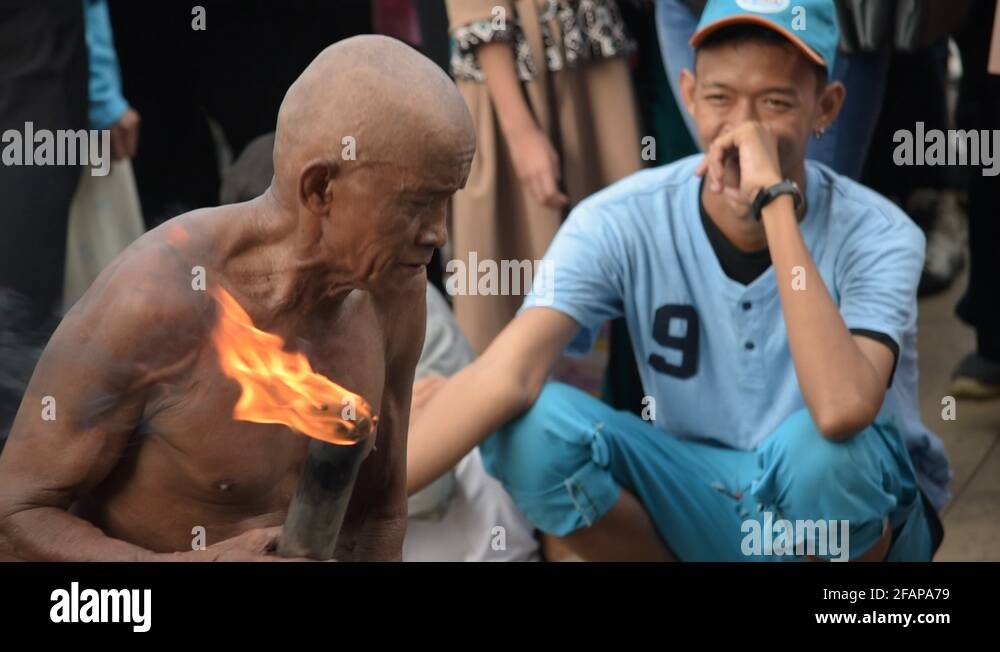 Dayak men Stock Videos & Footage - HD and 4K Video Clips - Alamy