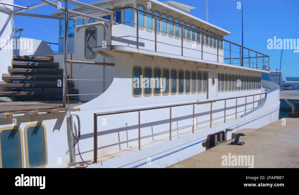 Vintage ship design Stock Videos & Footage - HD and 4K Video Clips - Alamy