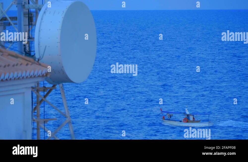 Round antenna Stock Videos & Footage - HD and 4K Video Clips - Alamy