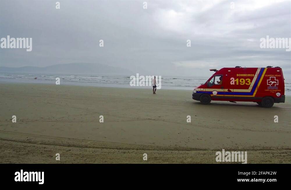 Red ambulance Stock Videos & Footage - HD and 4K Video Clips - Alamy