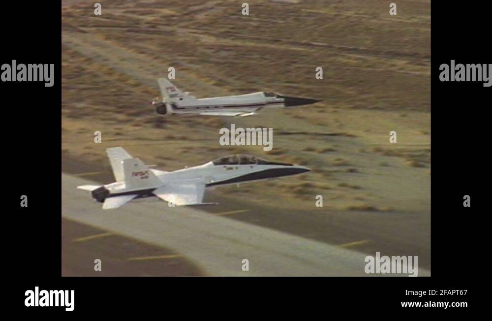 Aircraft wheels Stock Videos & Footage - HD and 4K Video Clips - Alamy