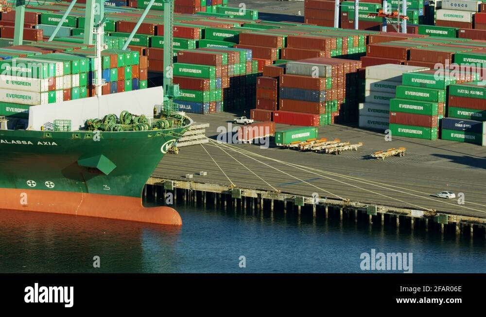 Bulk haulage carrier Stock Videos & Footage - HD and 4K Video Clips - Alamy