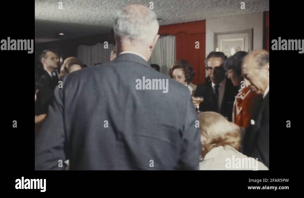 Delegates and astronauts with their wives enjoy reception party - 1969 ...