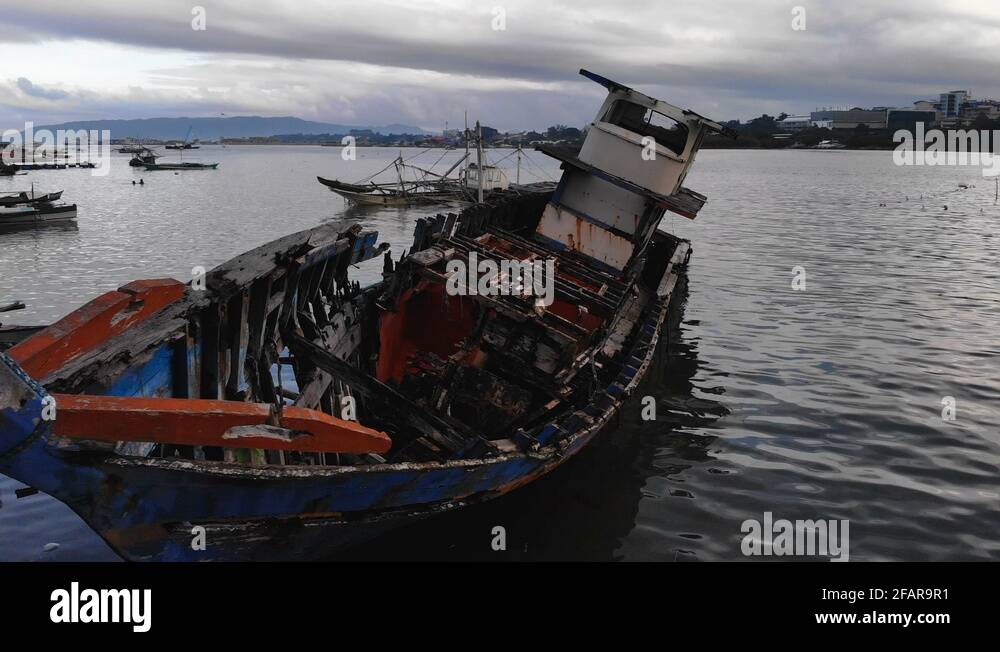 Shipwreck disaster Stock Videos & Footage - HD and 4K Video Clips - Alamy