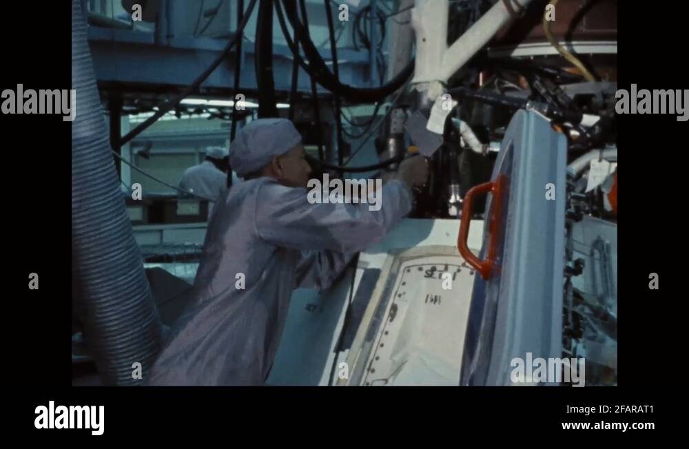 Launch escape tower Stock Videos & Footage - HD and 4K Video Clips - Alamy