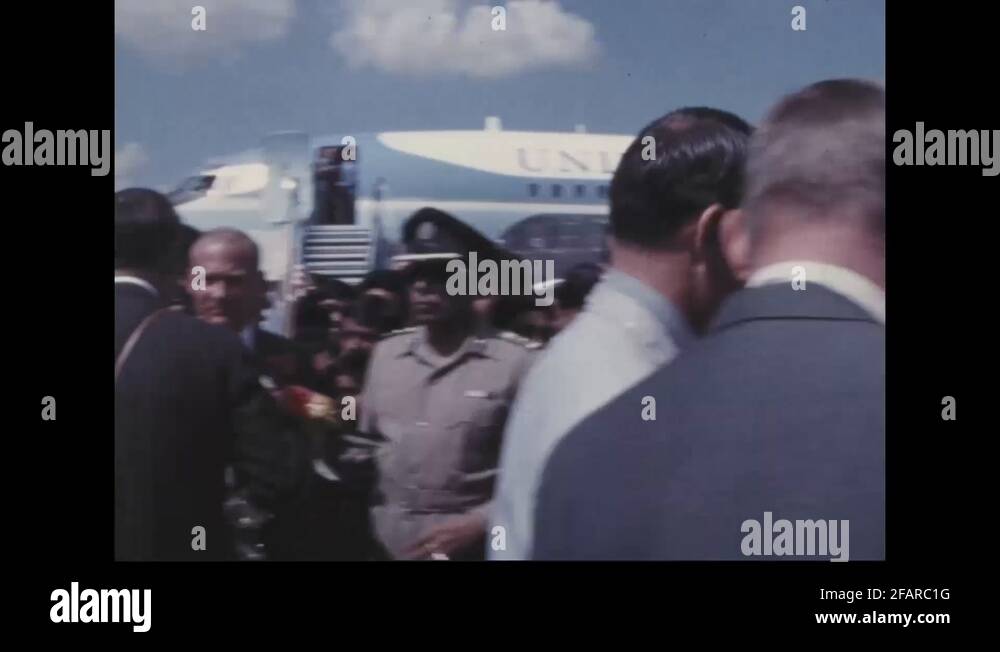 Police handshake Stock Videos & Footage - HD and 4K Video Clips - Alamy