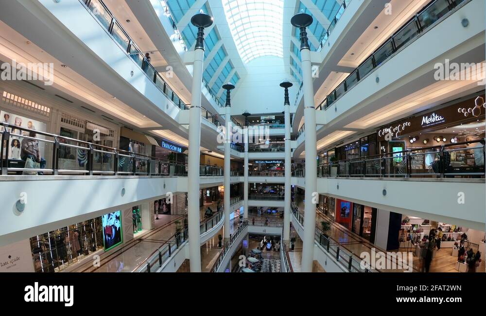 Center mall hall Stock Videos & Footage - HD and 4K Video Clips - Alamy