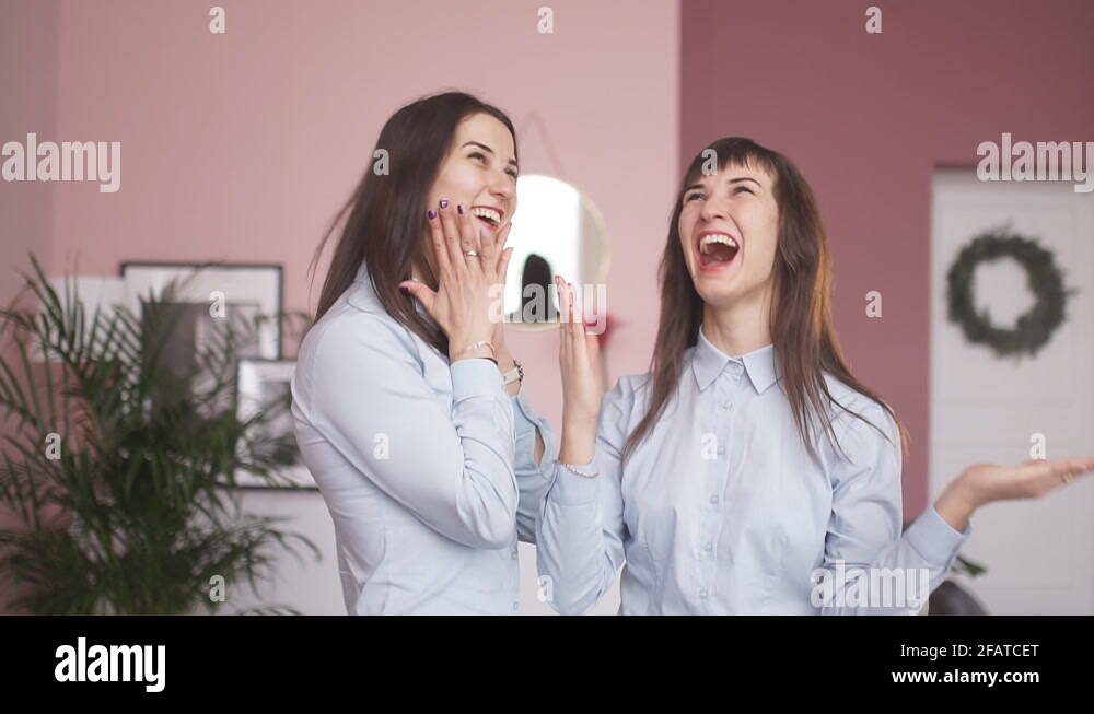 Shocked women Stock Videos & Footage - HD and 4K Video Clips - Alamy