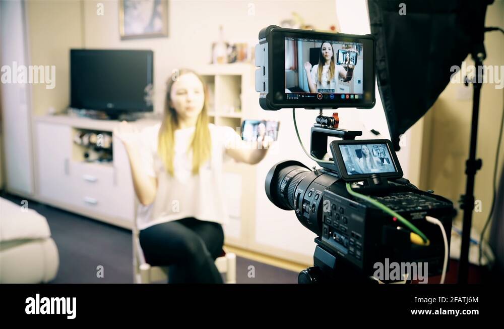 Youtube influencer Stock Videos & Footage - HD and 4K Video Clips - Alamy