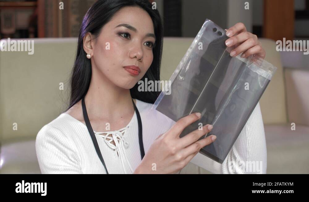 Glad roll Stock Videos & Footage - HD and 4K Video Clips - Alamy