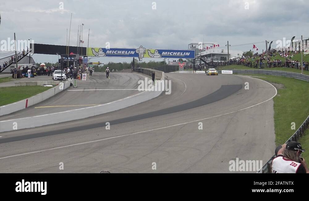 Formula 1 pit lane Stock Videos & Footage - HD and 4K Video Clips - Alamy