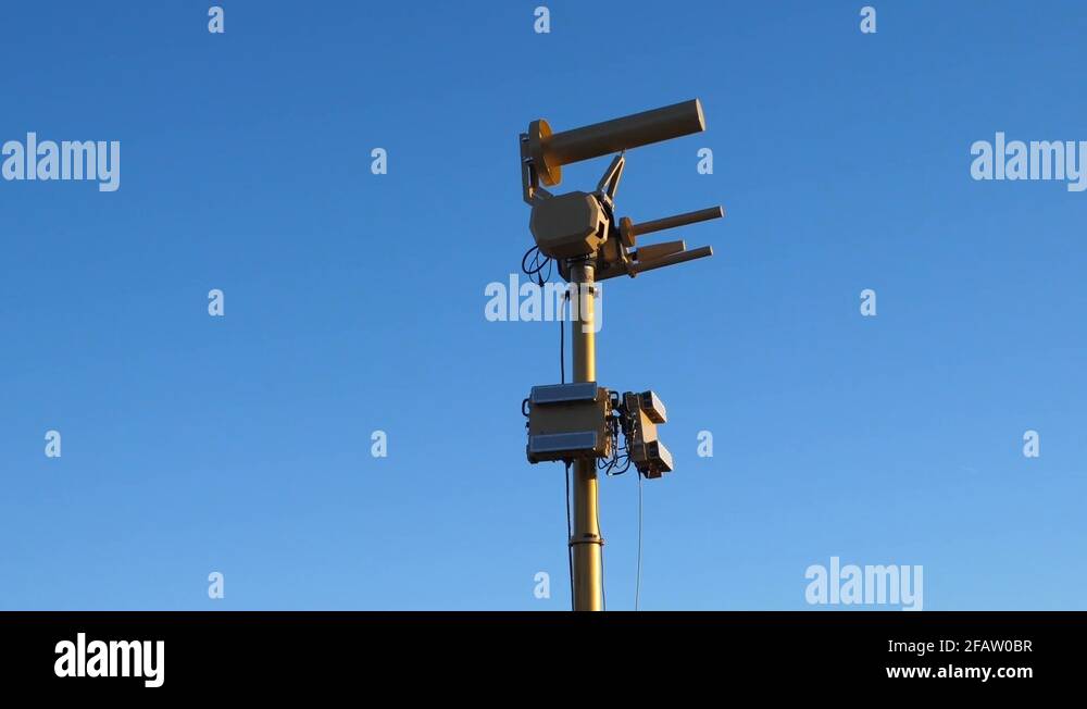 Extended antenna Stock Videos & Footage - HD and 4K Video Clips - Alamy